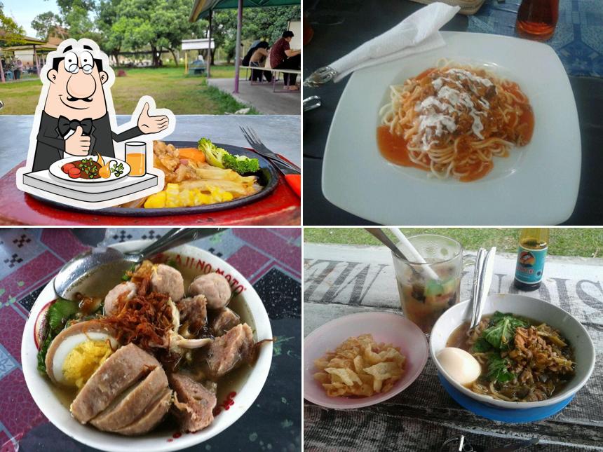 Pujasera PIM, Tambon Baroh - Restaurant menu, prices and reviews