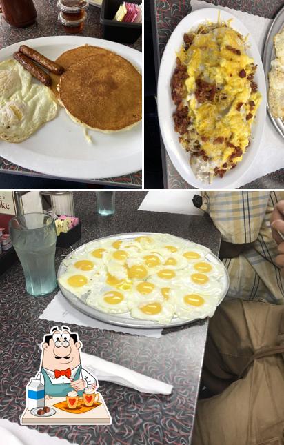Eastside Lamp Post Restaurant, Akron - Restaurant menu, prices and reviews