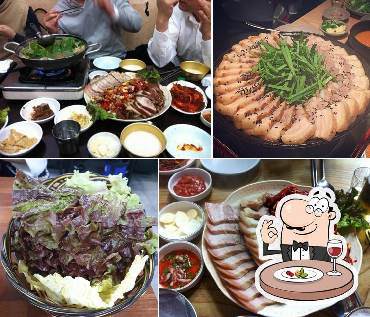 Jongno 3-ga Janggun Oyster Bossam restaurant, Seoul, 22 Supyo-ro 20-gil ...