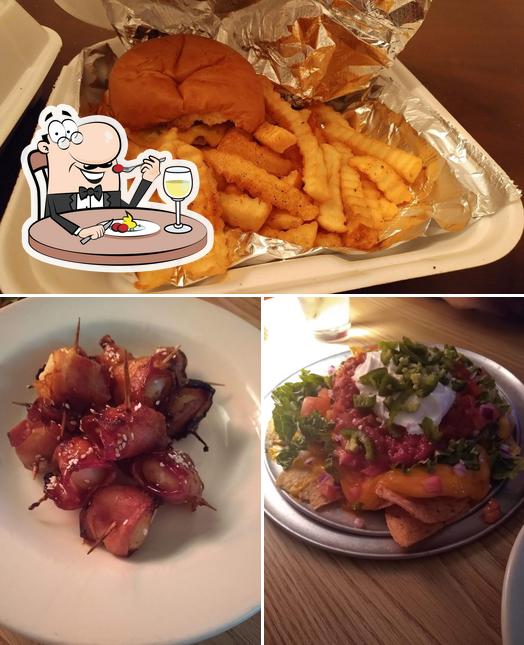 Flappers A Fun Kinda Place, West Allis - Restaurant menu, prices and ...