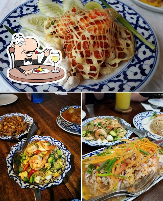 Na Chalong Eatery & Cafe, Bangkok, 330 Sana Nikhom 1 Soi 12 - Opiniones ...