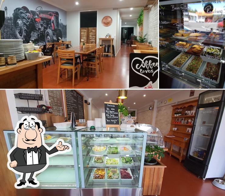 Red Tractor Cafe & Deli, Paeroa - Restaurant menu, prices and reviews