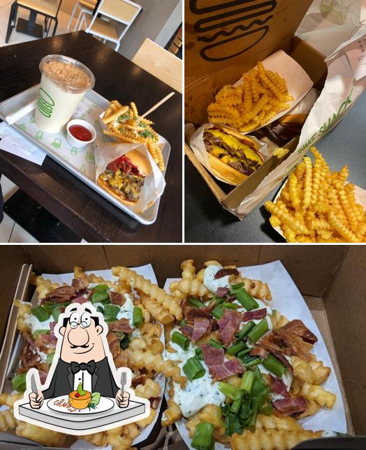 Shake Shack Mansion House, 45 Cannon St in London - Restaurant menu and ...