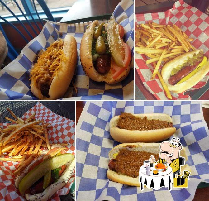 Dog Daze Gourmet Hot Dogs, Canton - Restaurant menu, prices and reviews
