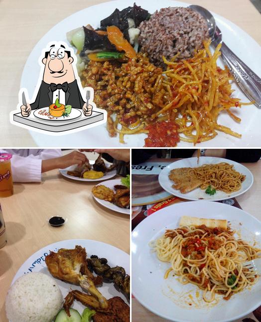 Food Court BTC cafe, Bandung, Bandung Trade Centre - BTC Fashion Mall ...