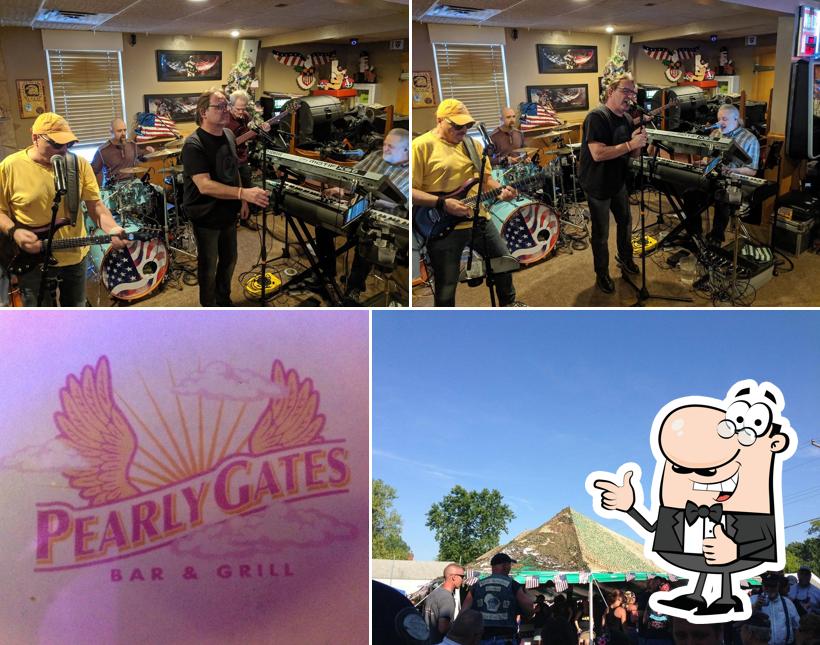 Pearly Gates Bar & Grill in Green Bay - Restaurant menu and reviews