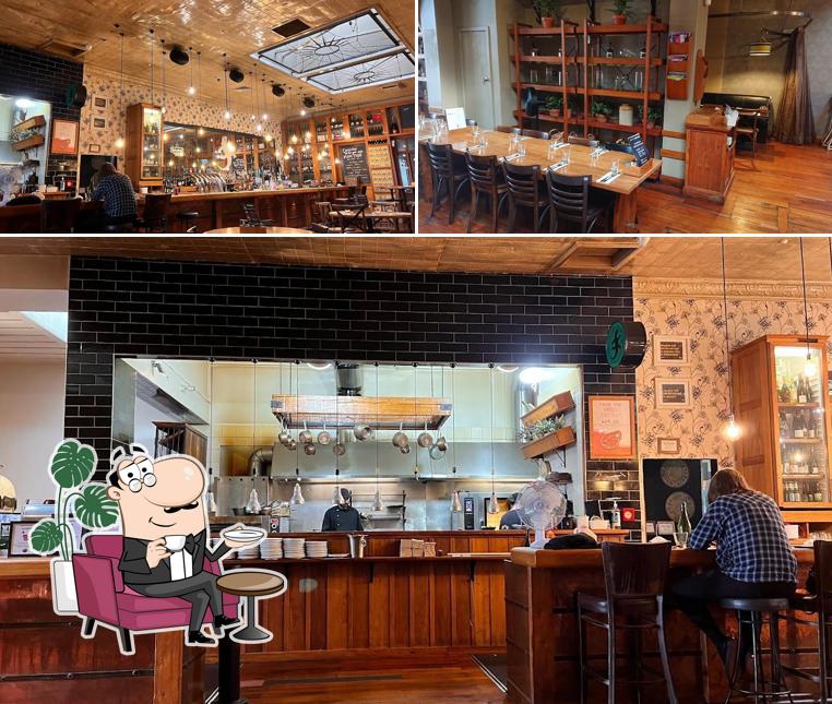 Iguana Street Bar & Restaurant, Hamilton - Restaurant menu, prices and ...