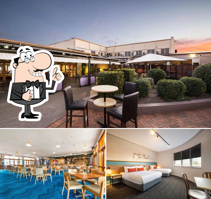 Ocean Beach Hotel, 259 West St in Umina Beach - Restaurant menu and reviews