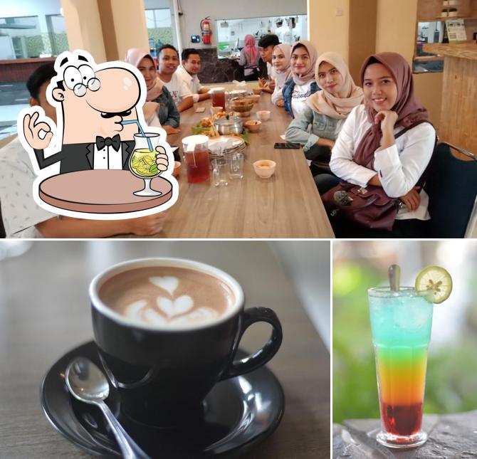 Trilogi Cafe, Genteng Wetan - Restaurant reviews