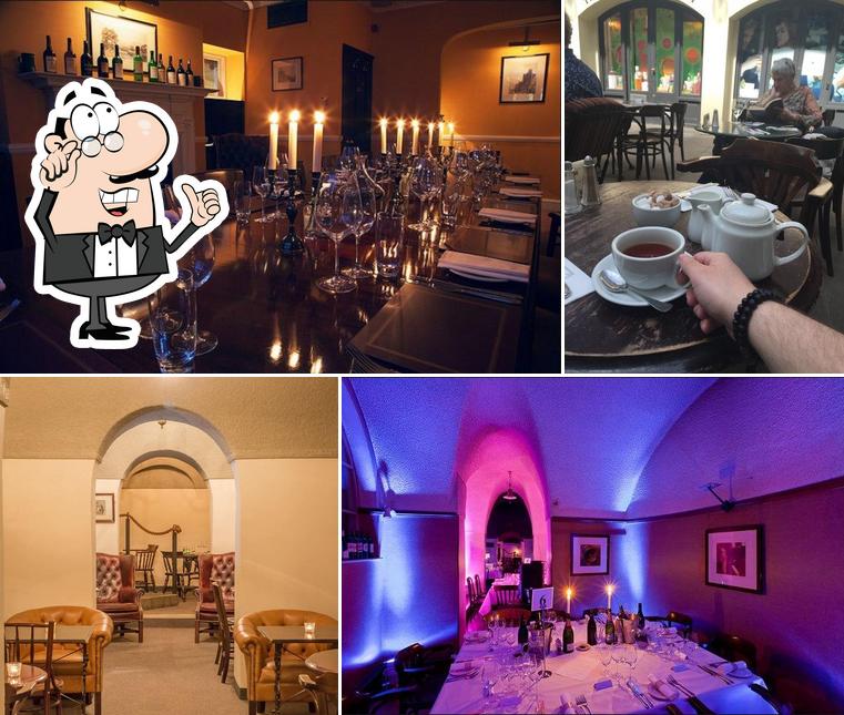 Davy's at St James', Crown Passage, Pall Mall in London - Restaurant ...