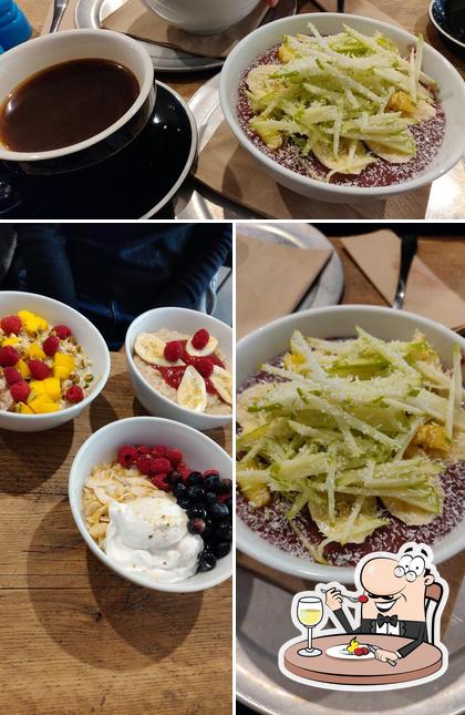 The Good Life Eatery, 8 Blenheim Cres in London - Restaurant reviews