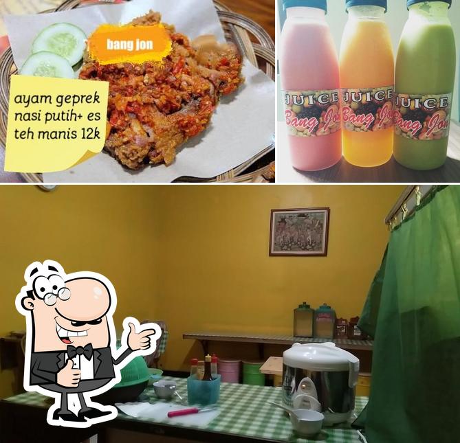 Ayam Geprek Dan Jus Bang Jon restaurant, Paulan