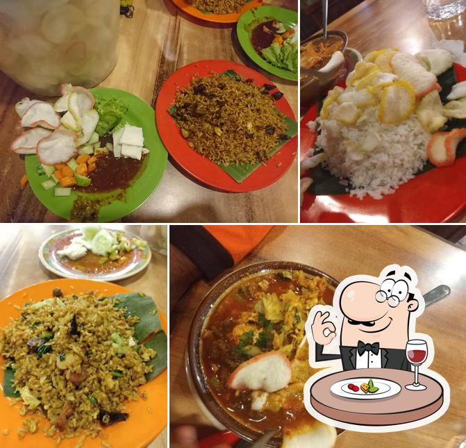 Nasi Goreng Gila Mas Roni restaurant, West Jakarta - Restaurant reviews