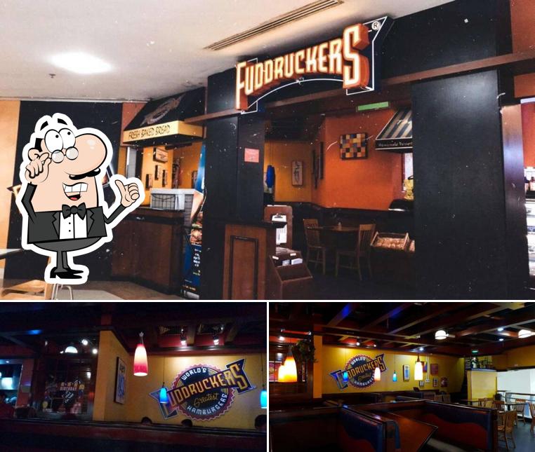 Fuddruckers restaurant, Abu Dhabi, Haza Bin Zayed the 1st Street ...