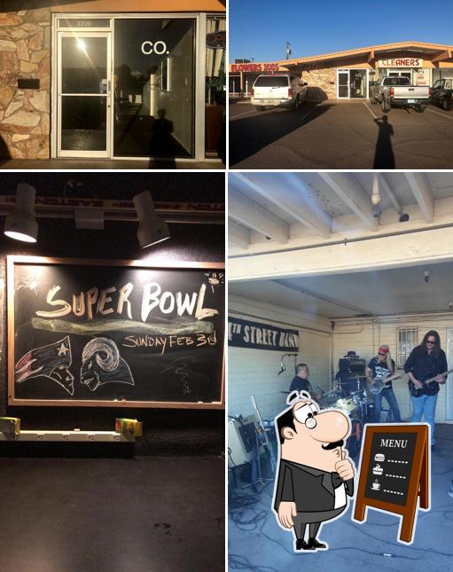 Roadrunner Lounge, 3219 Hayden Rd in Scottsdale - Restaurant reviews