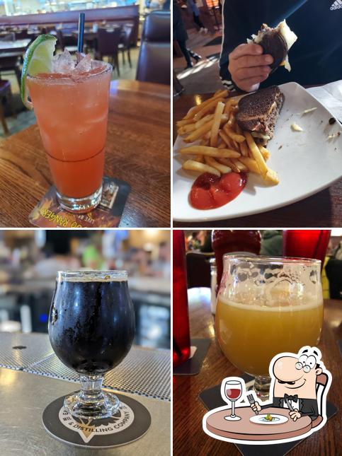 Champps Americana Brookfield, 1240 S Moorland Rd in Brookfield ...