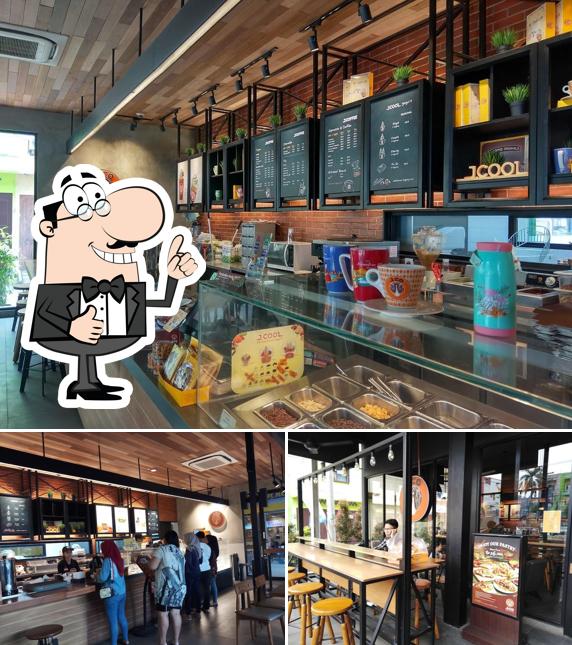 J.CO Donuts & Coffee Maju Bersama cafe, Medan - Restaurant reviews