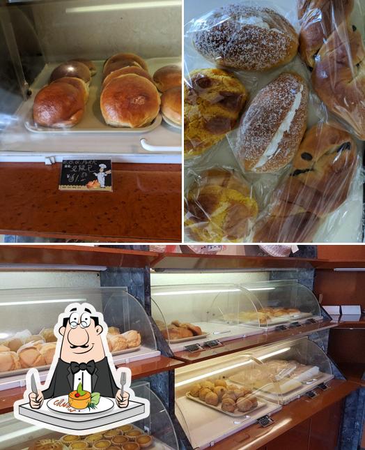 Red House Bakery, 11 Glen Watford Dr in Toronto - Restaurant menu and ...