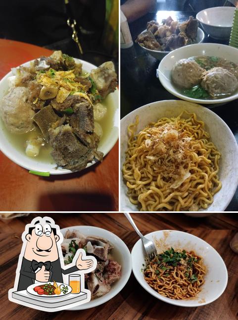 BSA - BAKSO SEMAR ASLI, CIHAMPELAS restaurant, Bandung, Jl. Cihampelas ...