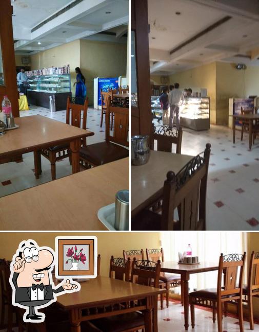 Muscat bakery & Restaurants, Irungattukottai, A16& A17 - Restaurant ...