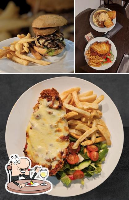 Drovers Dog Hotel, Julia Creek - Restaurant menu, prices and reviews