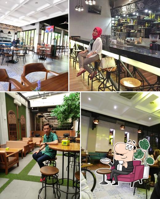 Publiq Dine & Wine, Makassar - Restaurant reviews