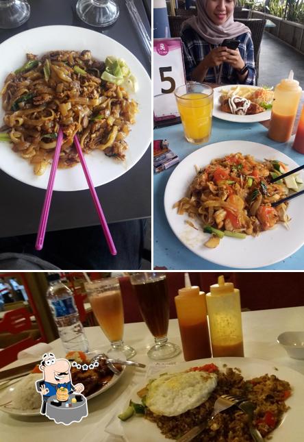 Solaria - Rest Area KM 57 Tol Cikampek restaurant, Karawang, Solaria ...