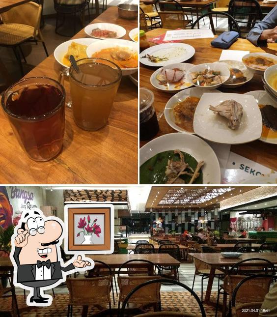 Padang Merdeka restaurant, South Jakarta, Jl.Kh. Abdullah Syafe'i No.2 ...