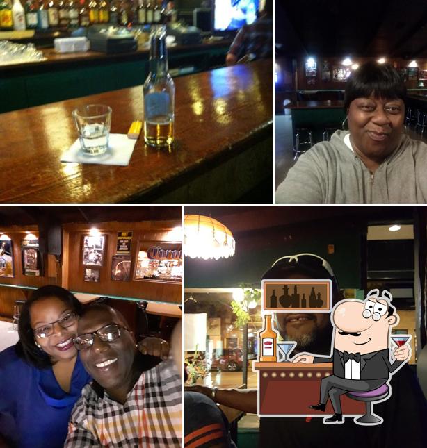 Monsen's Tally-Ho Pub in Chicago - Restaurant reviews