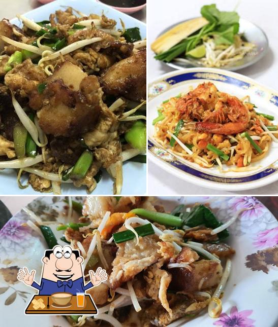 Sawasdee Ratchawat restaurant, Thailand, 955 11 Thanon Nakhon Chaisi Rd ...
