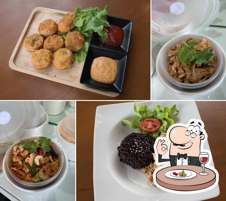 House of Clean Food restaurant, Bangkok, 281 3 Sutthisan Winitchai Rd ...