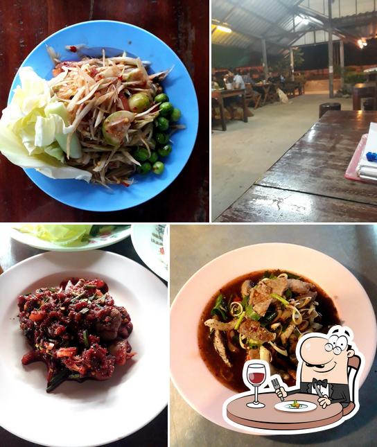 ร้านแซ่บอีหลี ชนแดน restaurant, Chon Daen - Restaurant reviews