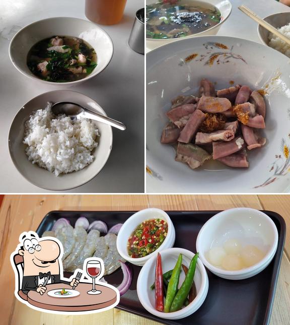 Restaurante Lung Meng Kao Lao Leud Moo - Salaya Soi 15, Khlong Yong ...