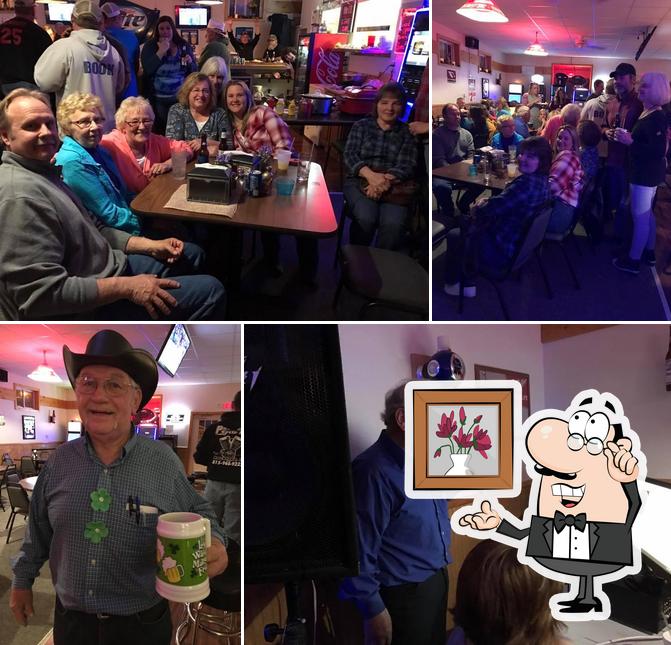 Fibbers Bar And Grill, Leaf River - Restaurant menu, prices and reviews