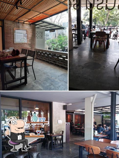 Café Warunk Upnormal Riau, Bandung, LLRE Martadinata St No.114 - Carta ...