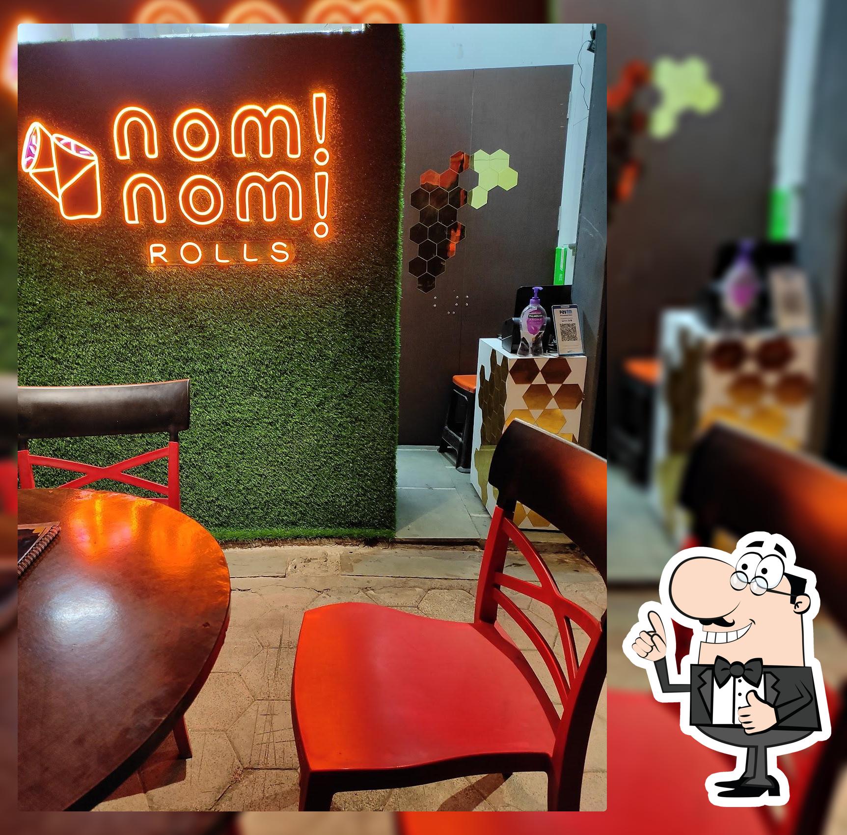 Nom nom rolls, Indore - Restaurant reviews