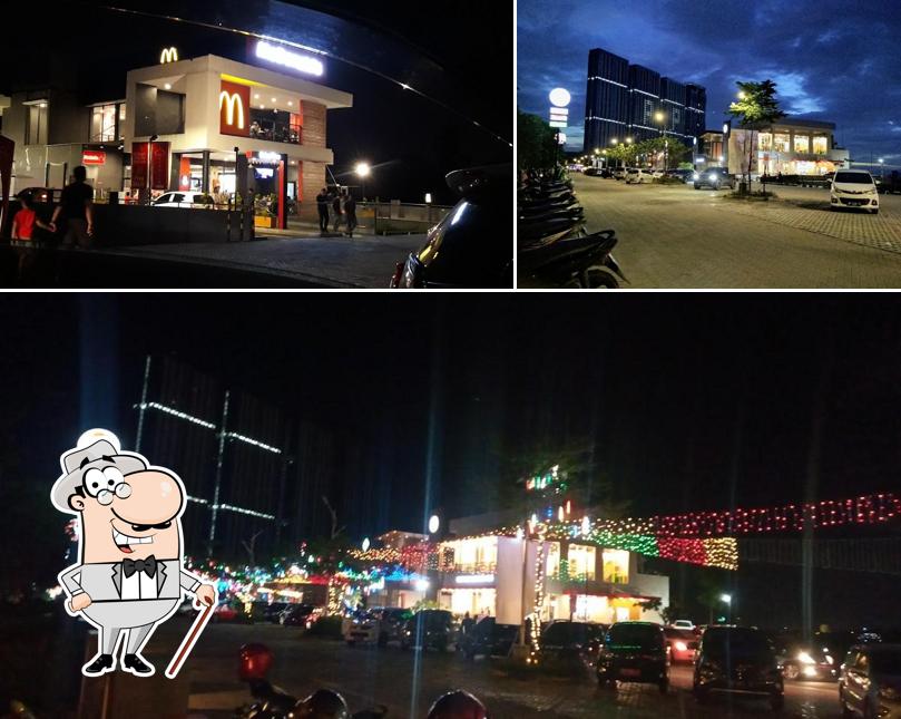 McDonald's Batam Centre restaurant, Batam, Komp. Fanindo Sanctuary ...