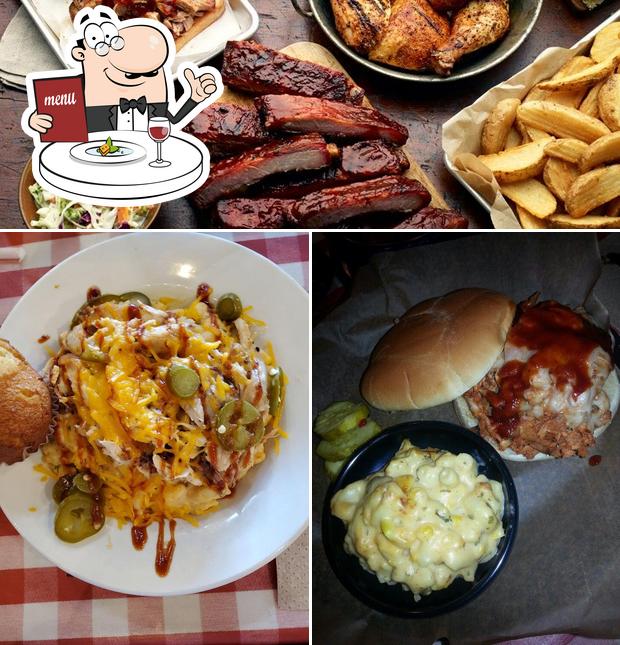 Famous Dave's Bar-B-Que, 31 Meadowview Dr in Lake Delton - Restaurant ...