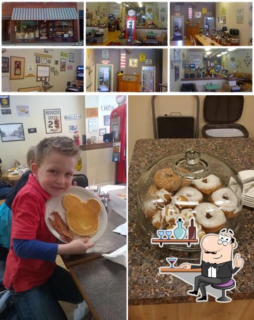 Main St. Cafe, Three Rivers - Restaurant menu, prices and reviews