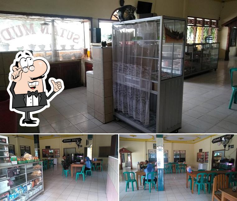 RUMAH MAKAN SUTAN MUDO restaurant, Indonesia, Jl. Lintas Sumatera ...