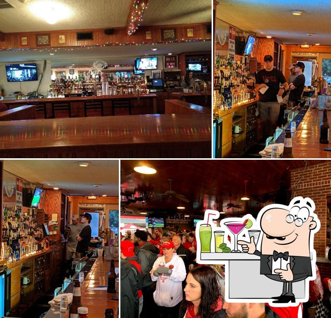 Varsity Club Restaurant & Bar in Columbus - Restaurant menu and reviews