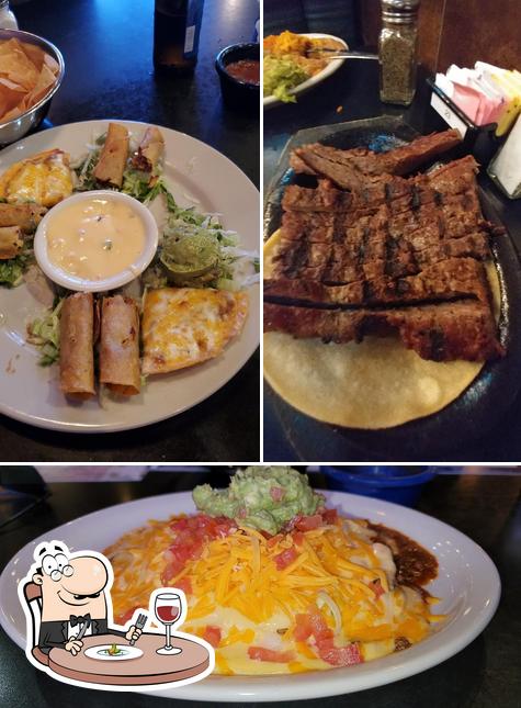Dos Leones, 2208 TX-16 in Graham - Restaurant menu and reviews