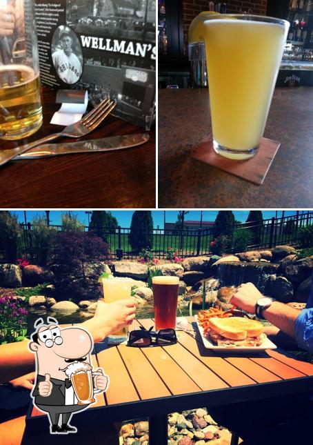 Wellman's Pub & Rooftop, 597 Market St in West Des Moines - Restaurant ...