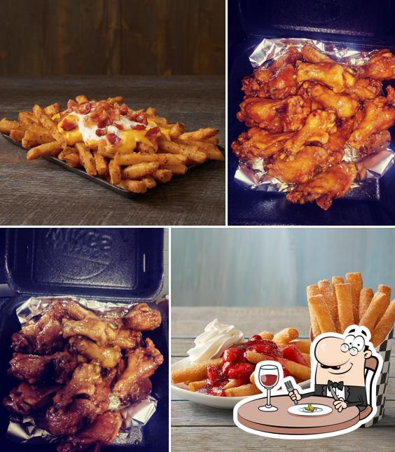Rally's, 102 S Madison Ave in Bay City - Restaurant menu and reviews