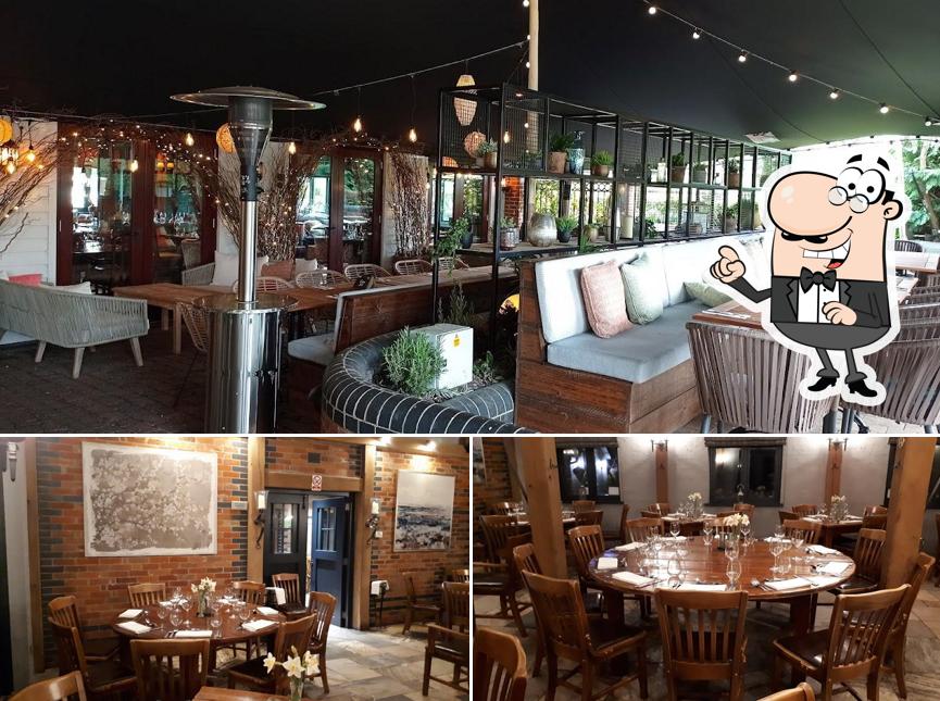 Half Moon, Windlesham - Restaurant menu, prices and reviews