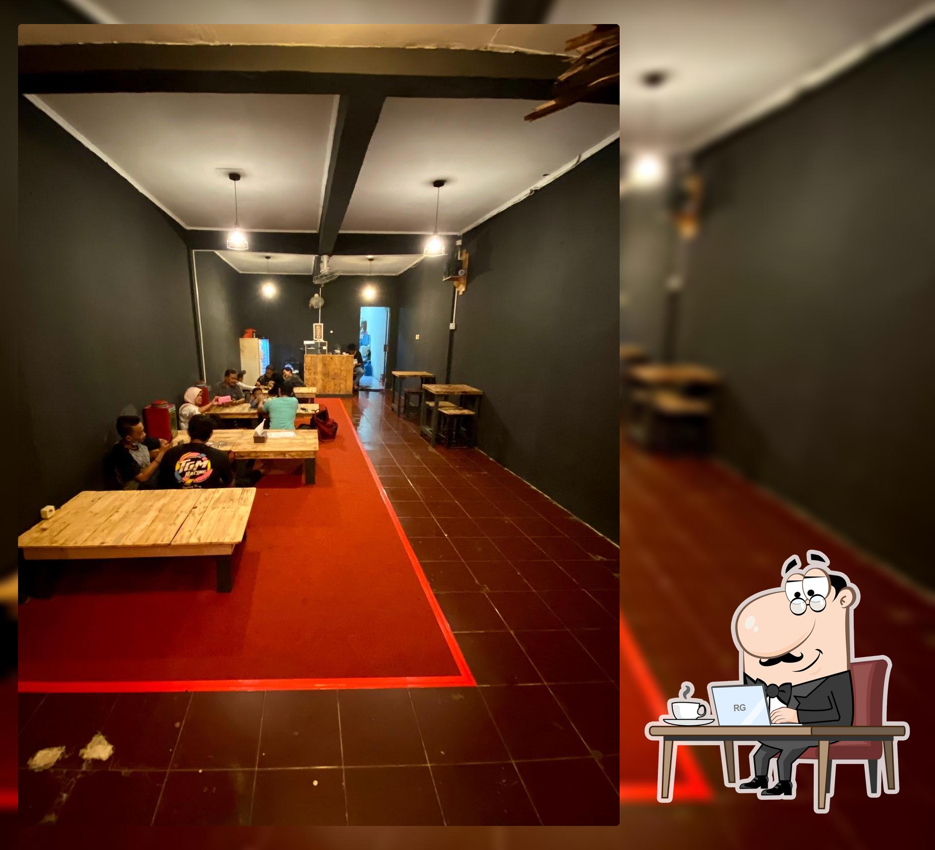 Broker cafe 93, Binong - Restaurant reviews
