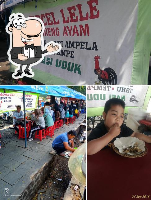 Pecel Lele Saparua restaurant, Bandung, 3JR8+V89