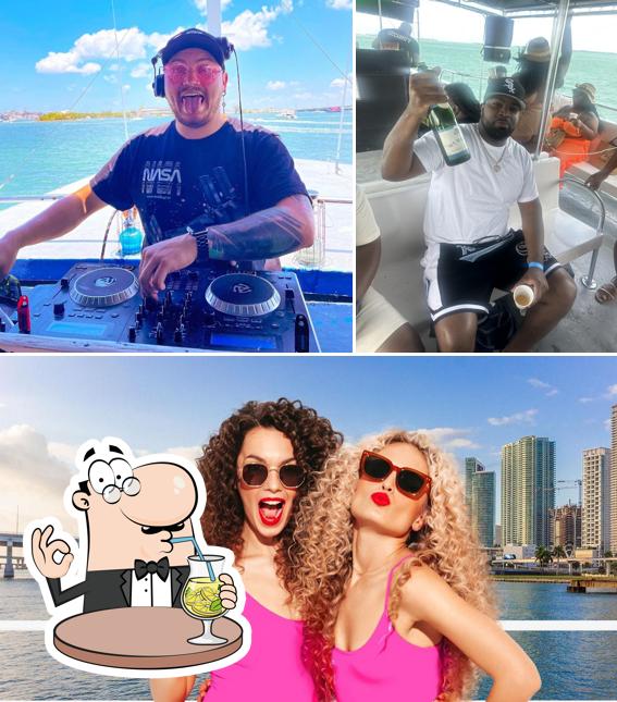 The Miami Experience Boat Party, Miami - Menú del restaurante, precios ...