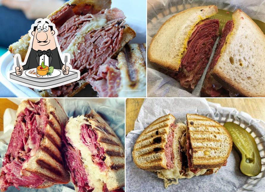 Estrella's Montreal Deli in Langley Township - Restaurant menu and reviews