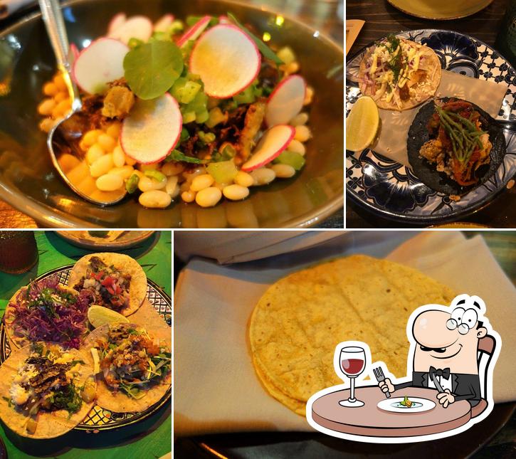 Mi Tocaya Antojería in Chicago - Restaurant menu and reviews